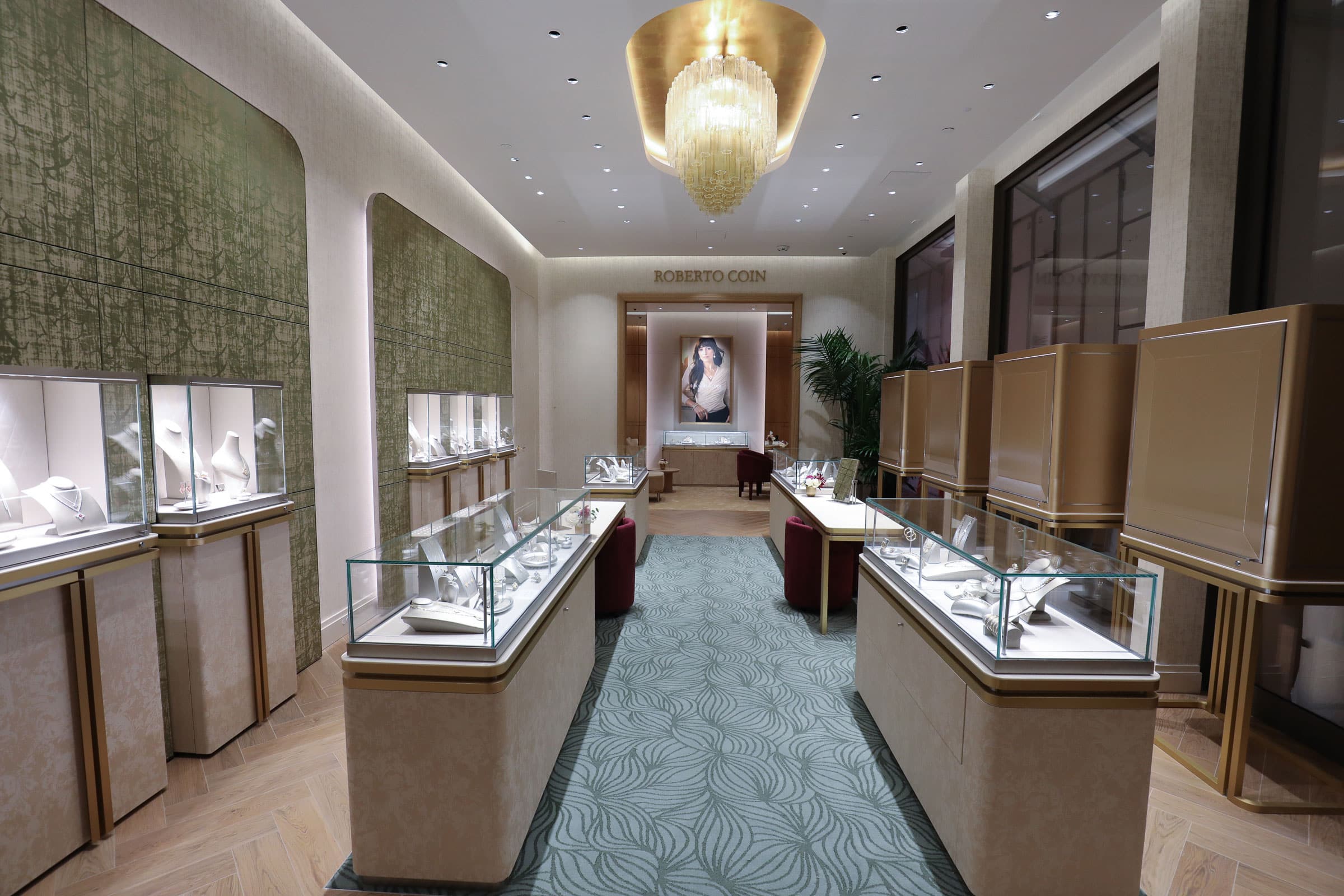 Roberto Coin Expands US Retail Footprint - Michilli Construction ...